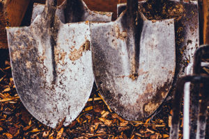 Marra Farm Giving Gardener - Solid Ground